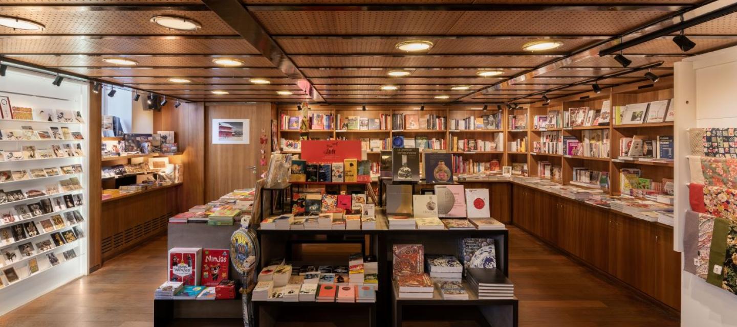 Gift store store